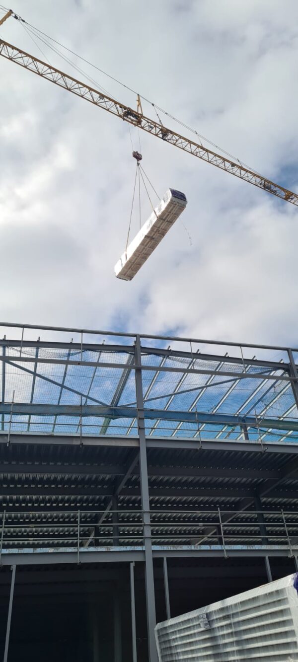 The Role Of Rigger And Slinger Signaller Hire In Heavy Lifting Projects